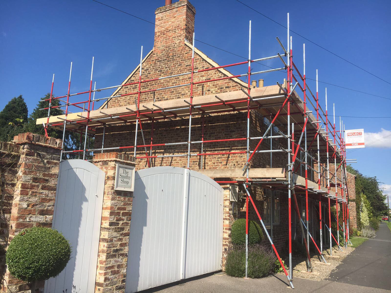 Project Scaffolding - Commercial, domestic & new build scaffolding