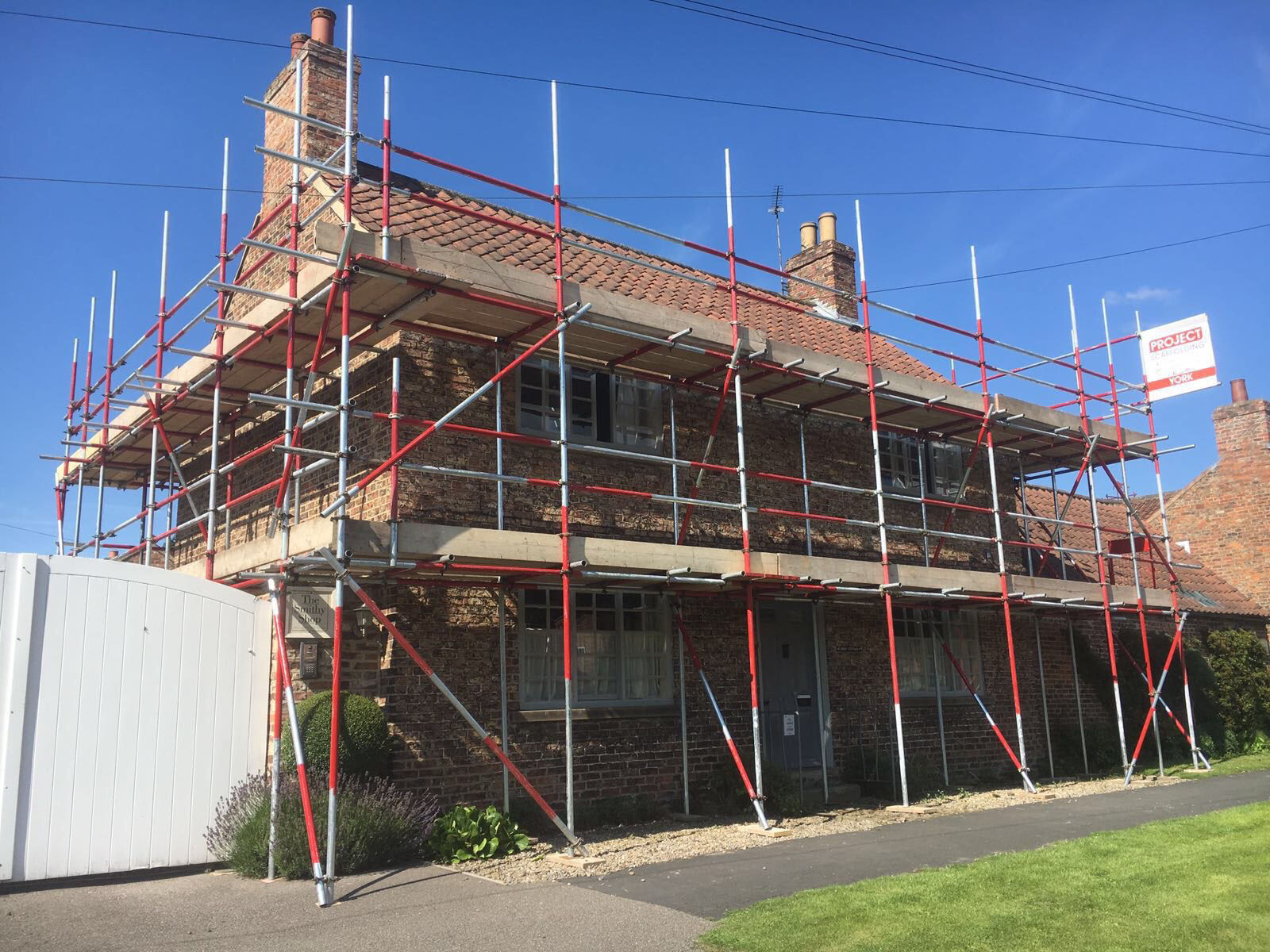 Project Scaffolding - Commercial, domestic & new build scaffolding