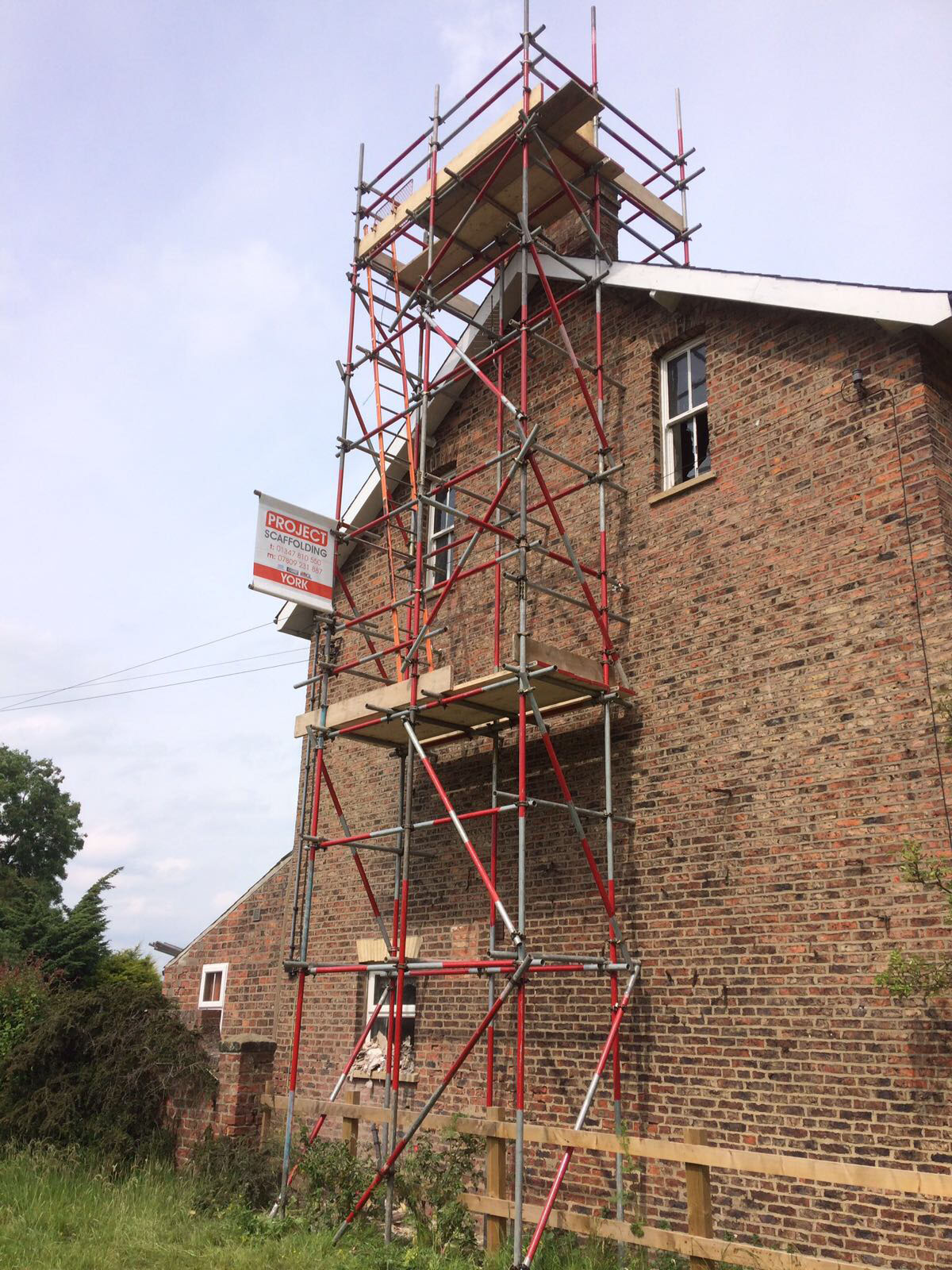 Project Scaffolding - Commercial, domestic & new build scaffolding